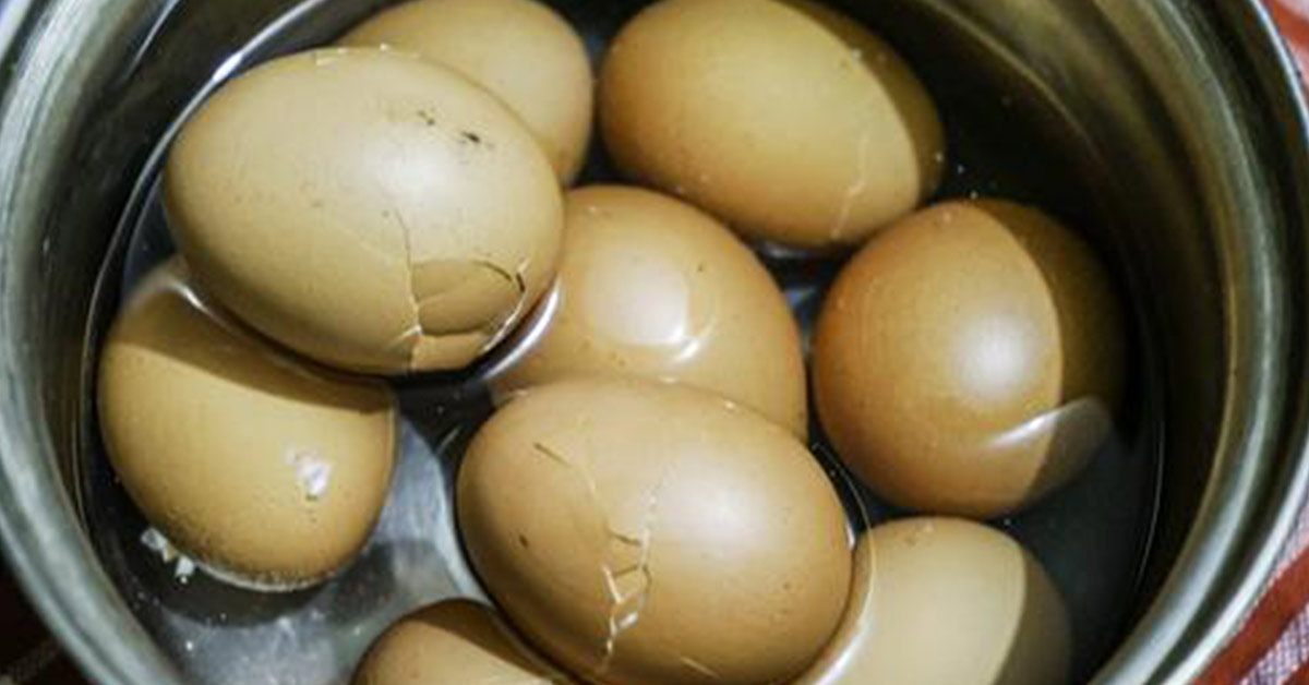 Is An Egg That Has Cracked During Boiling Safe For Consumption? : The ...