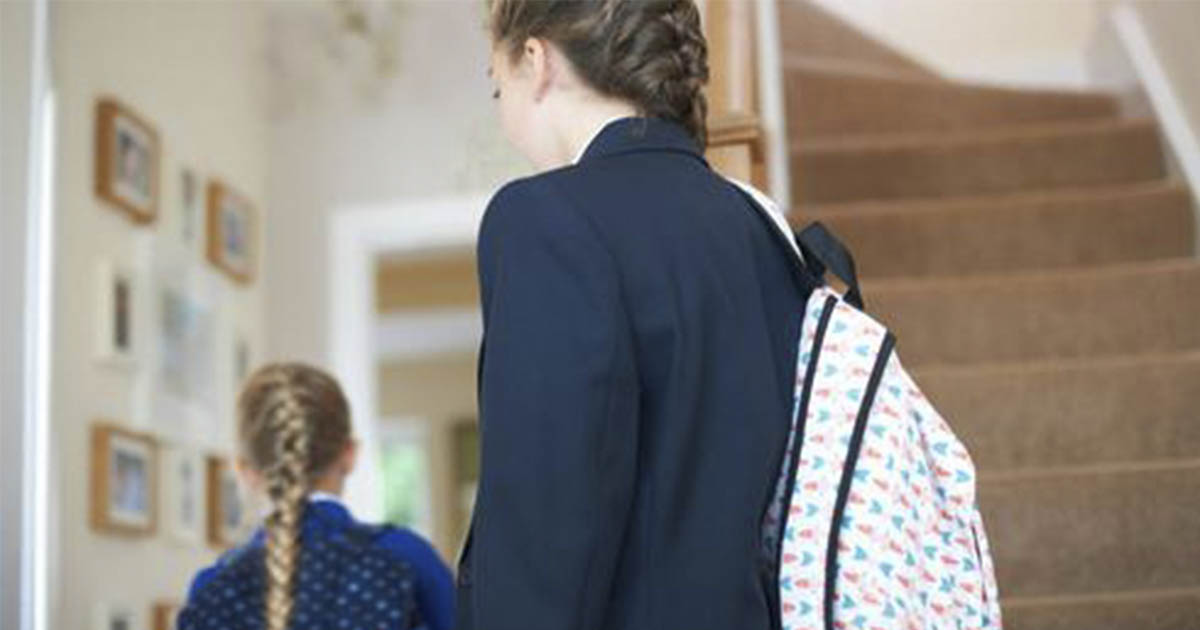 Bright teenage girl 'identifies as a cat' and now shows feline behavior