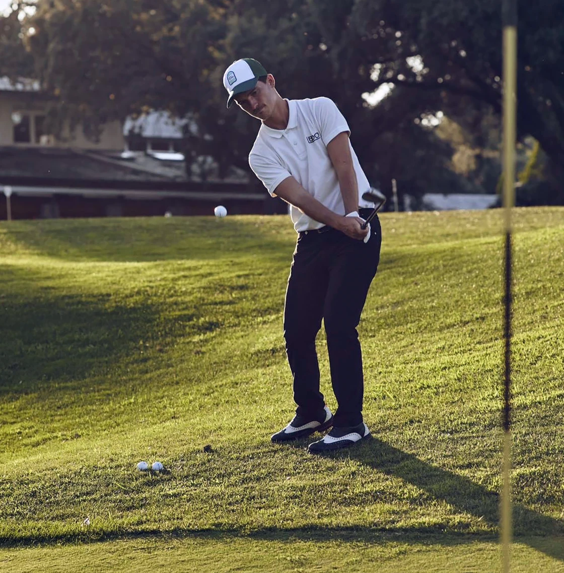A pro golfer, 26, woke up paralyzed due to a rare blood clot. Doctors ...