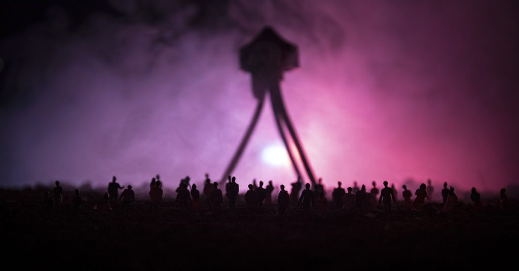 Dad sparks panic after photographing 'War of the Worlds aliens' coming ...