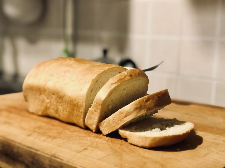 Internet Goes Wild Trying to Agree What The End of Bread is Called
