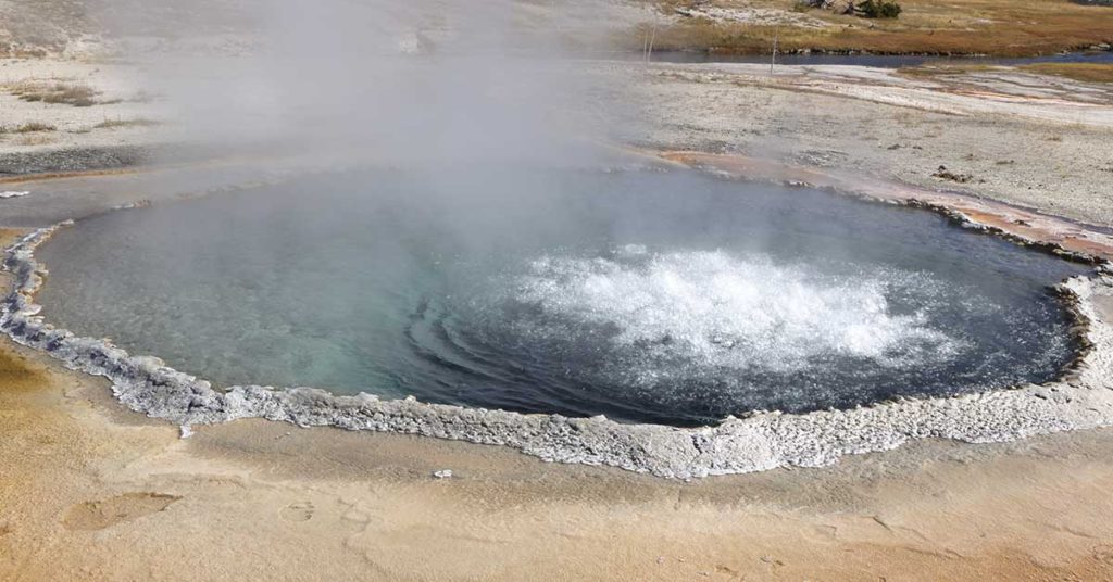 Man Accidentally Fell into Yellowstone Hot Spring and was Completely ...