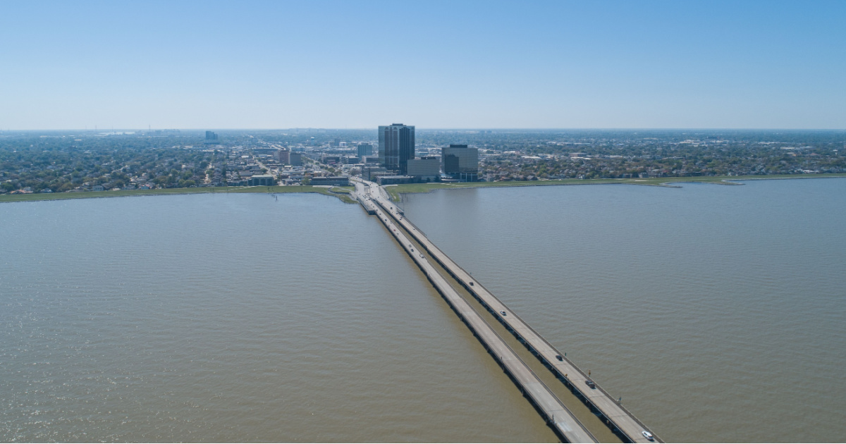 One of The World’s Longest Bridges is Also One of The Scariest