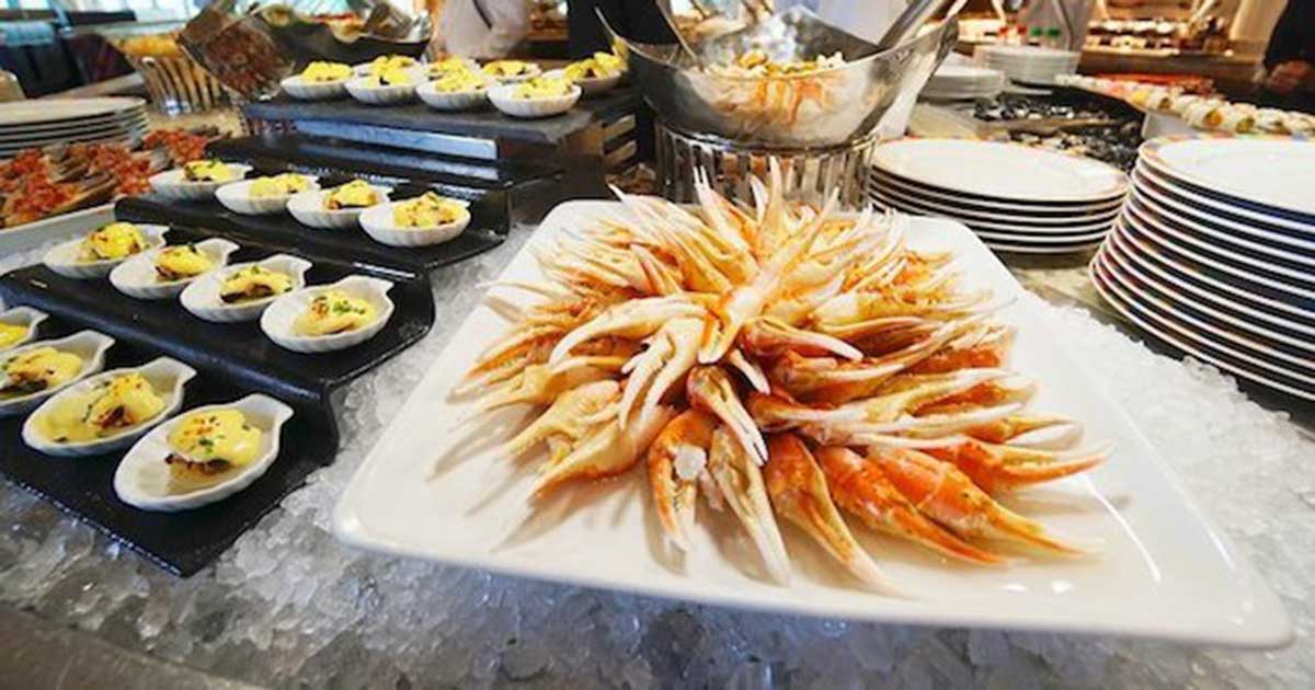 10 Things You Should Avoid Eating on a Cruise