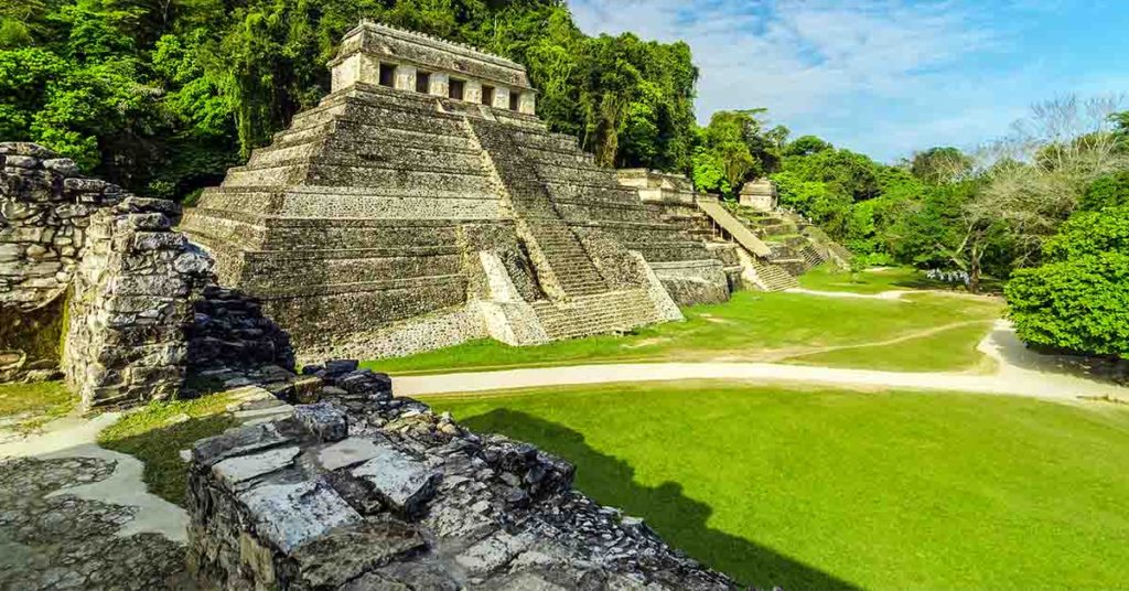 Ancient pyramid in Mexico suddenly collapses sparking huge fears that ...